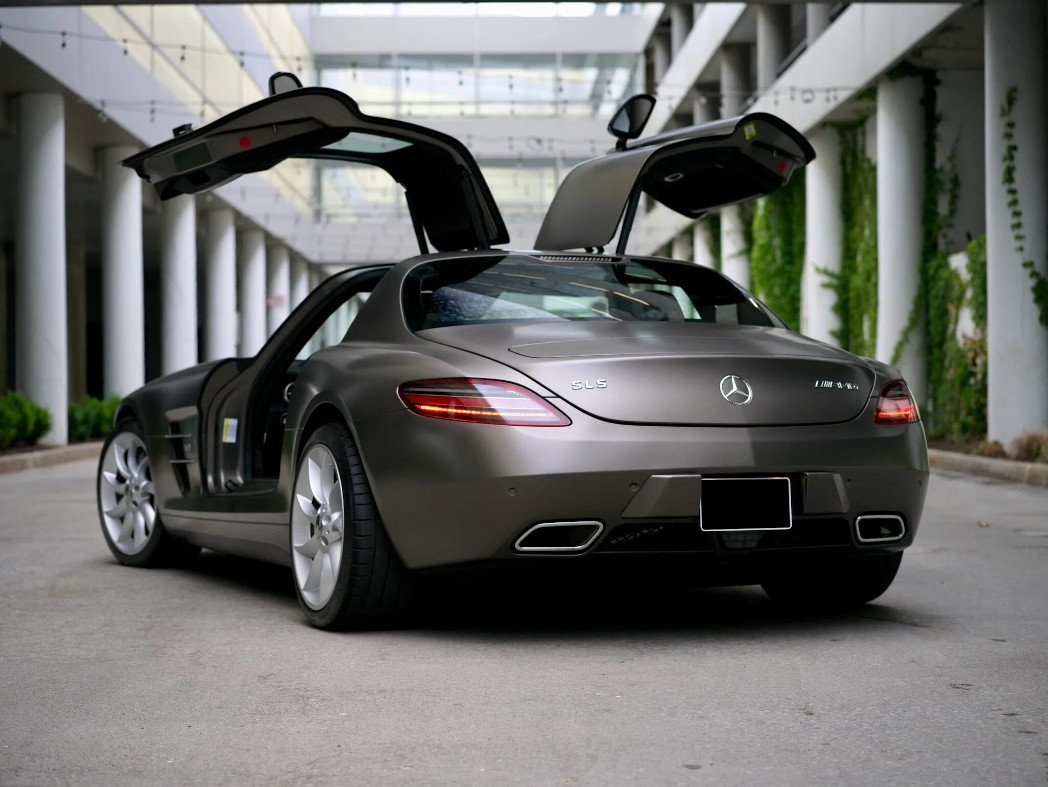 2011 Mercedes-Benz SLS – Retro Rides Power
