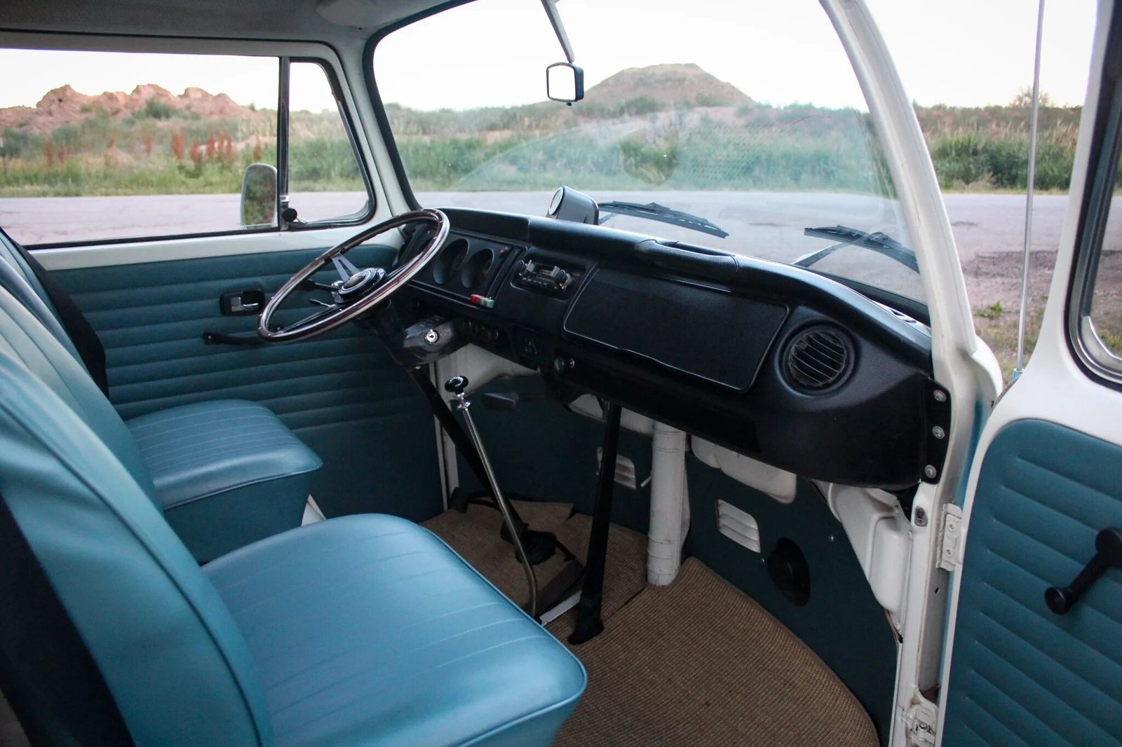 1971 Volkswagen Type 2 Camper 2.5 – Retro Rides Power