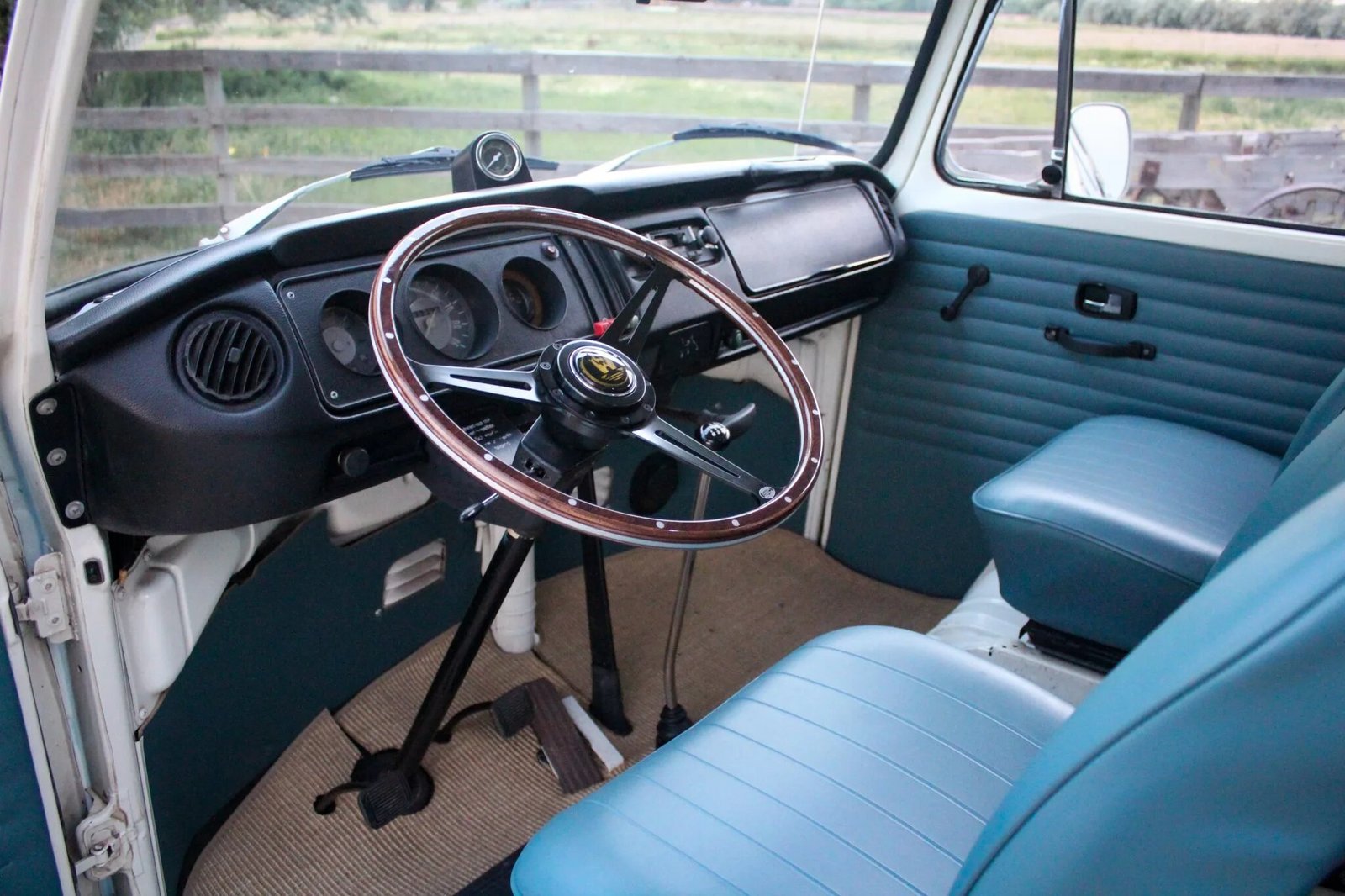 1971 Volkswagen Type 2 Camper 2.5 – Retro Rides Power